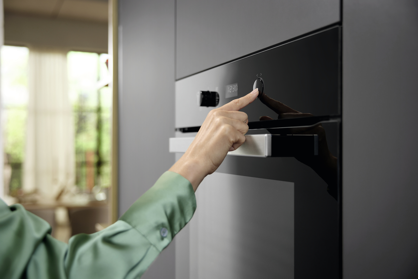 Miele H 2455 B erillisuuni, musta ja Miele KM 7564 FR induktiotaso ...