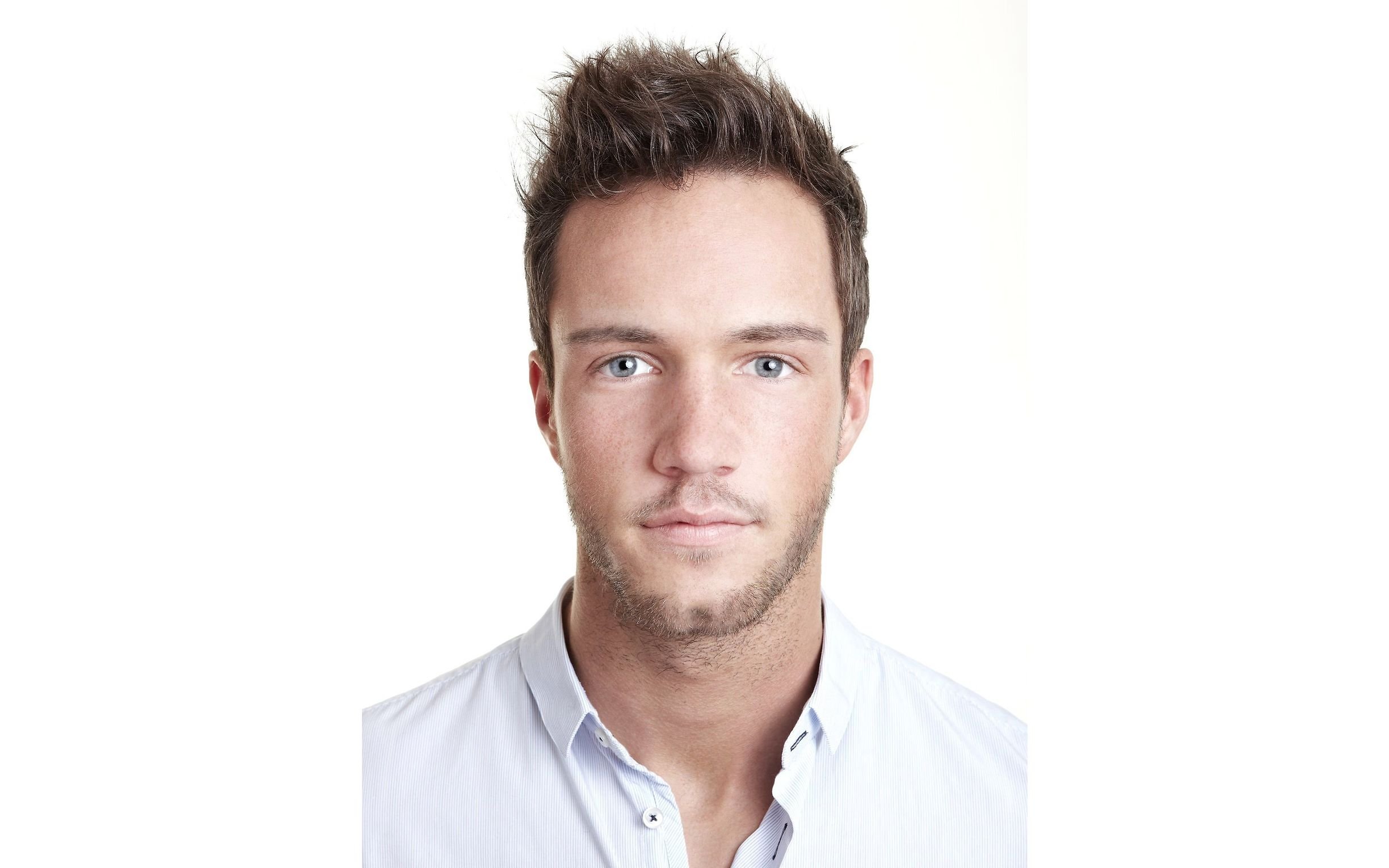 Digitaalinen passikuva myymälän kameraosastolla – Verkkokauppa.com