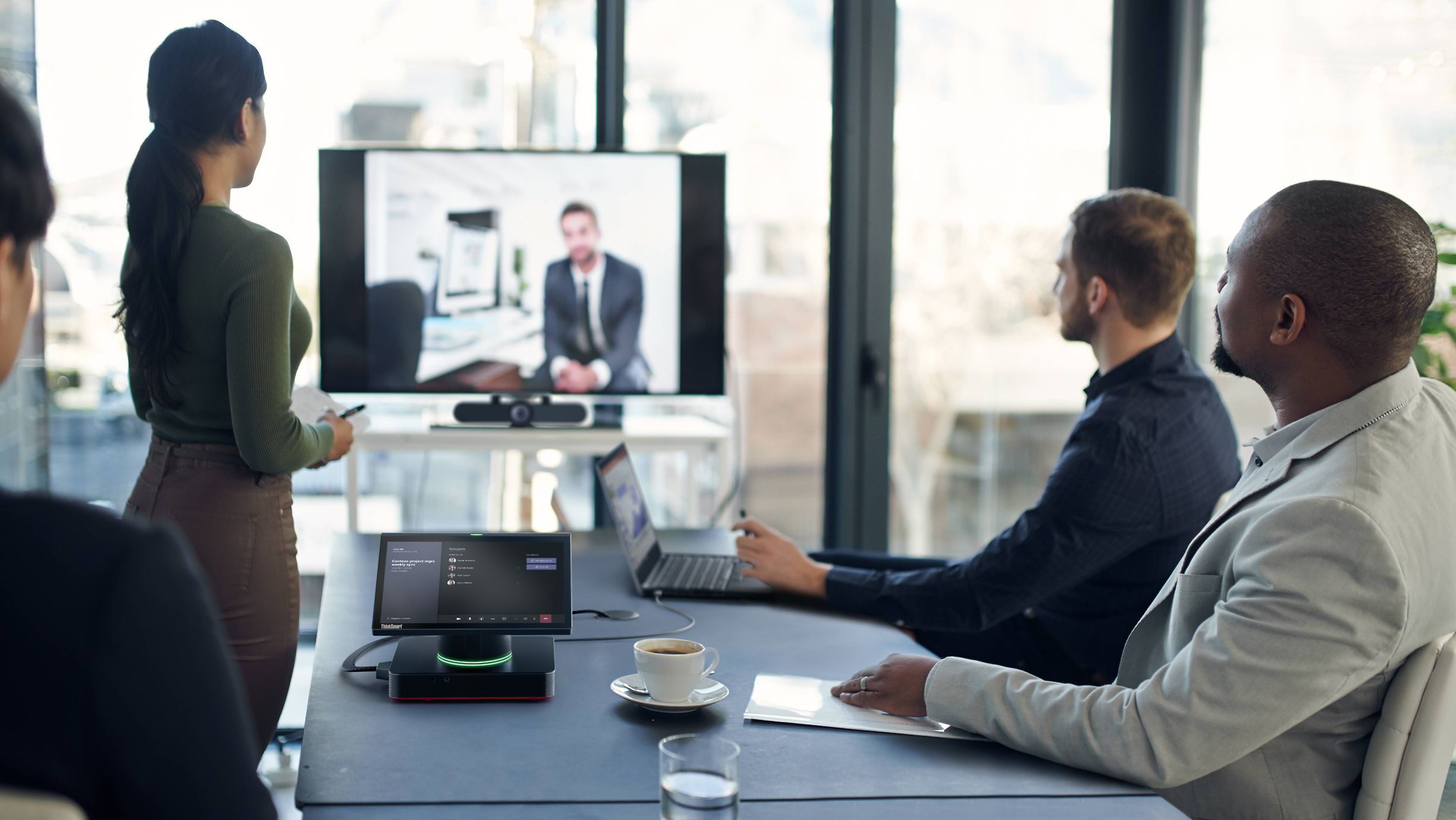 Lenovo ThinkSmart Hub for Microsoft Teams Rooms -järjestelmä ...