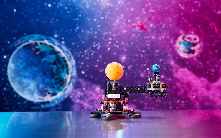 LEGO Technic 42179 - Maapallo ja Kuu kiertoradalla – Verkkokauppa.com